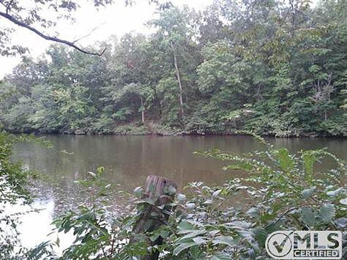 Locations Hub - Clement Lake