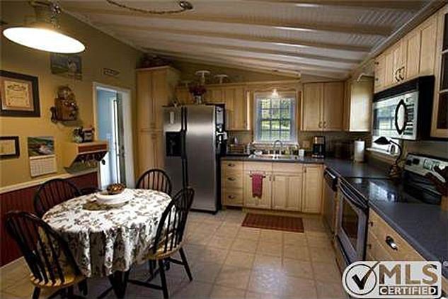 Locations Hub - Clement Lake