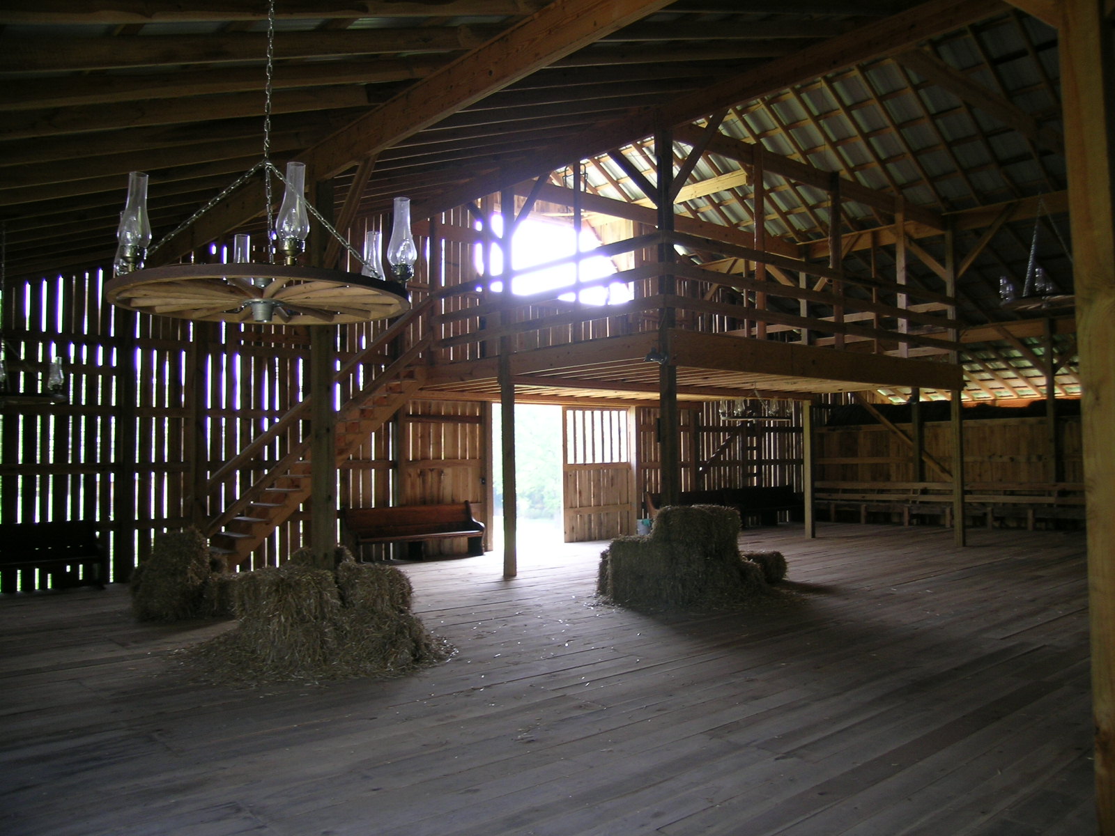 Locations Hub - Stratton Bone's Barn