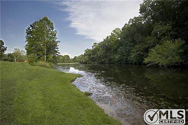 Locations Hub - Clement Lake