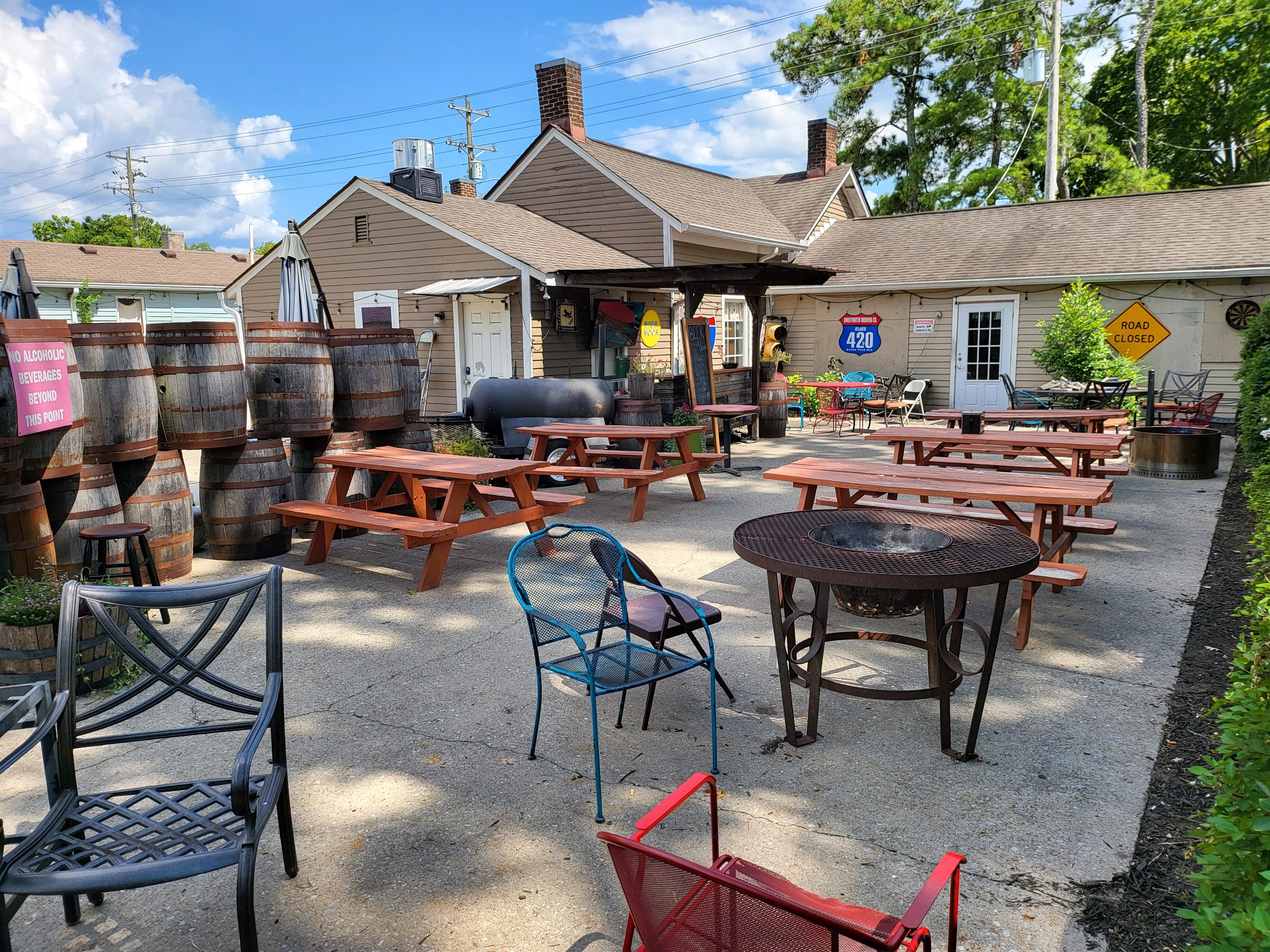 Locations Hub - Kimbro's Pickin' Parlor